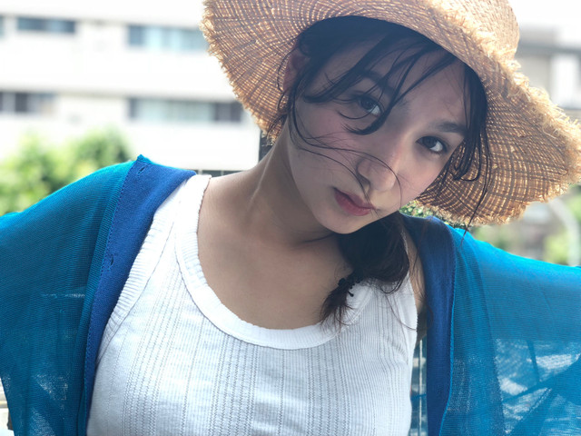 写真 (6枚目) - 今日はメイクしたくない！すっぴんを引き立てる「顔周り小物」でおしゃれ盛り♡ - LOCARI（ロカリ）