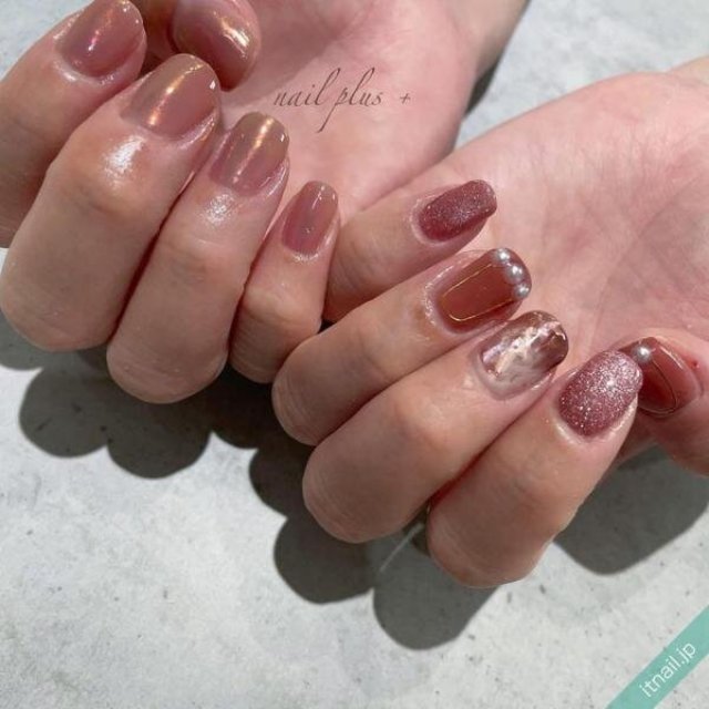 写真 (6枚目) - 落ち着きと清潔感をGET！ブラウンのショートネイル7選 - LOCARI（ロカリ） - LOCARI（ロカリ）