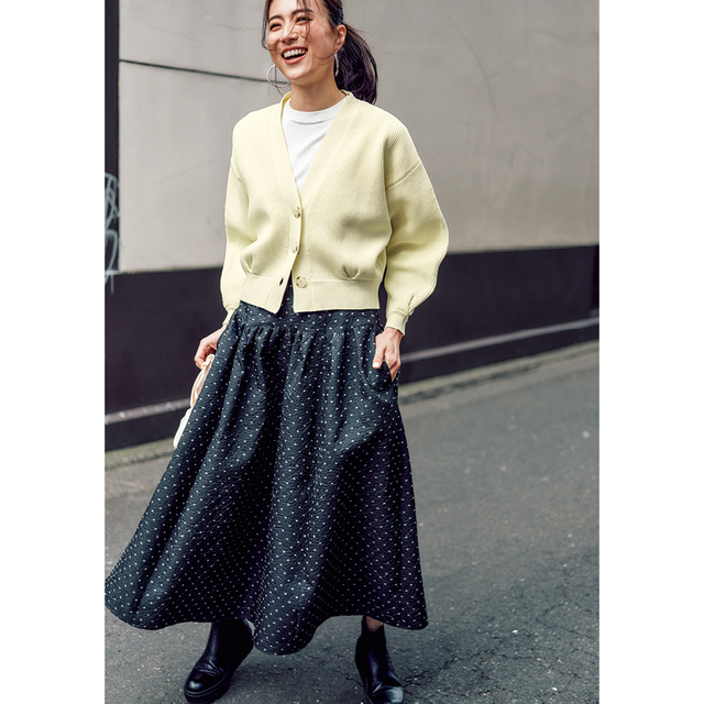 写真 (3枚目) - 春色カーデは“ショート丈”がオシャレ見え！スカートにもパンツにも合う - LOCARI（ロカリ）