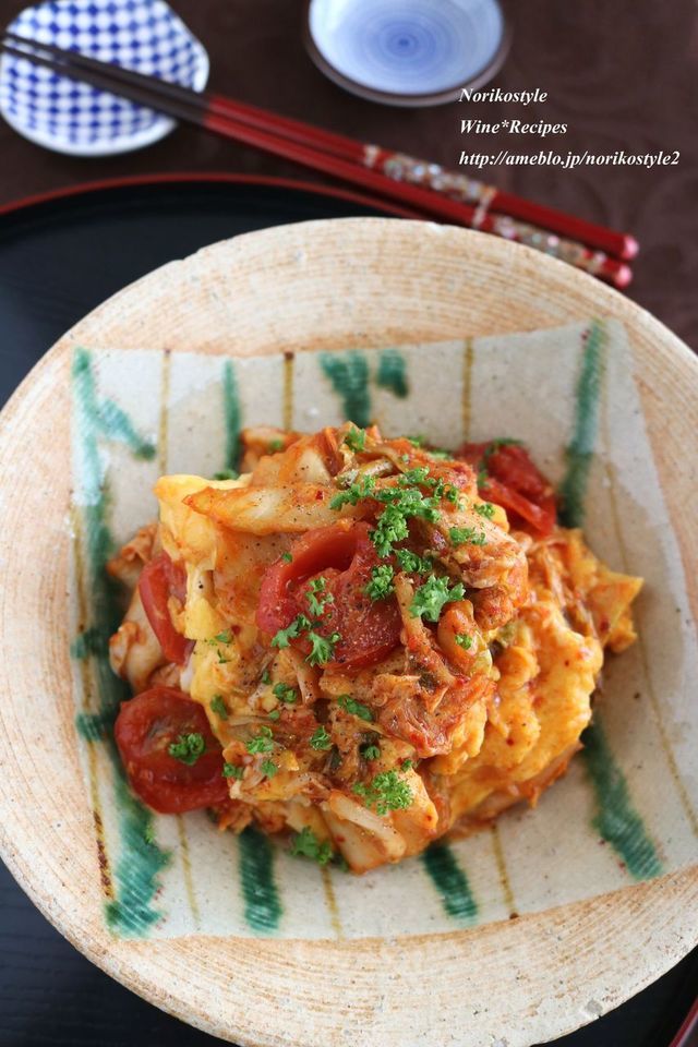 写真 (3枚目) - とろふわ卵と旨辛キムチの共演作！炒め物から麺類まで人気レシピ15品 - LOCARI（ロカリ）